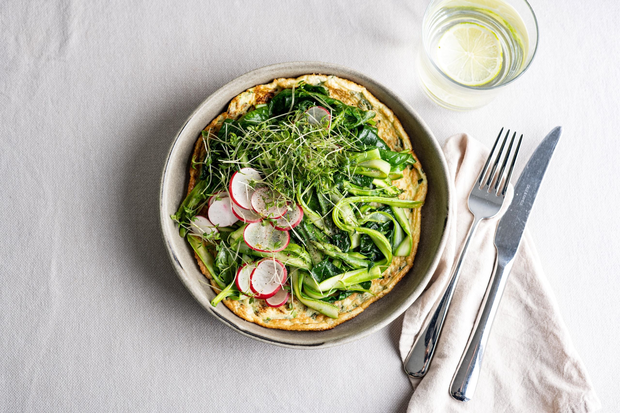 Foam omelet with spring vegetables - NewFysic